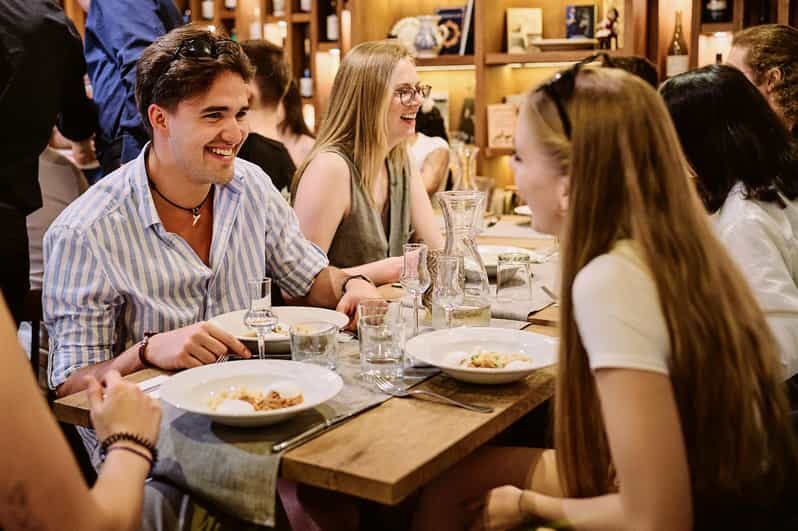 Budapest Guided Food Tour with Drinks Included - The Guide’s Role: Knowledge and Hospitality