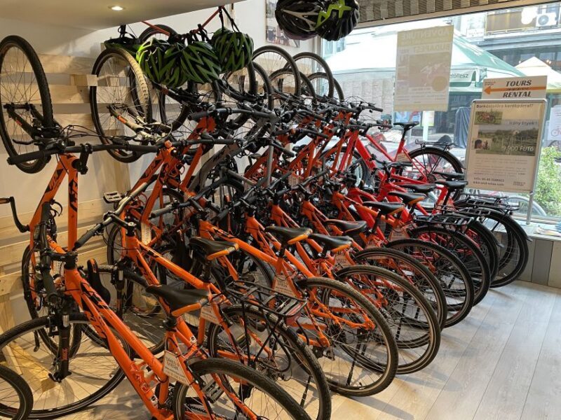Budapest: Historic Downtown Bicycle Ride with Scenic Views - Discover Budapest from a Bike Saddle