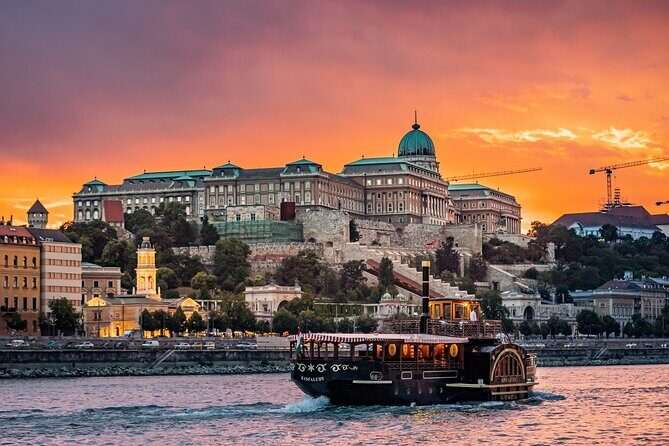 Budapest Historical Cruise with Welcome Frizzante & Audio Guide - The Experience: What You’ll See and Do
