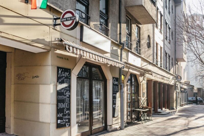 Budapest: Hungarian Wine Tasting with 7 Wines and Tapas - Key Points