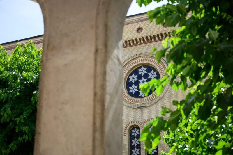 Budapest: Jewish History with Local Guide & Synagogue Ticket - An In-Depth Look at the Tour Experience