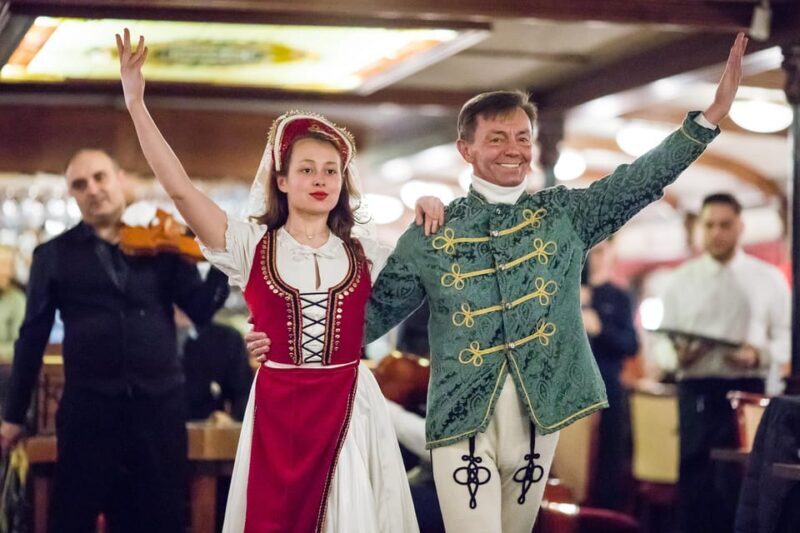 Budapest: New Year's Eve Party Cruise with Food & Live Show - Who Will Enjoy This Experience?