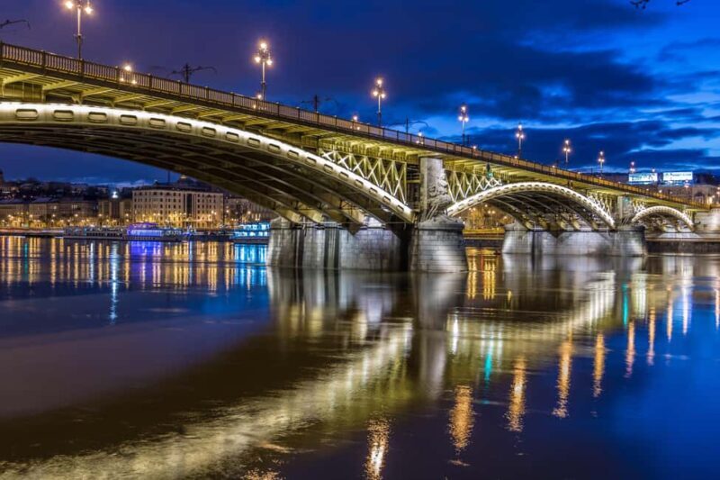 Budapest Night Tour and Danube Boat Ride (optional) - Starting Point: San Esteban Square and First Impressions
