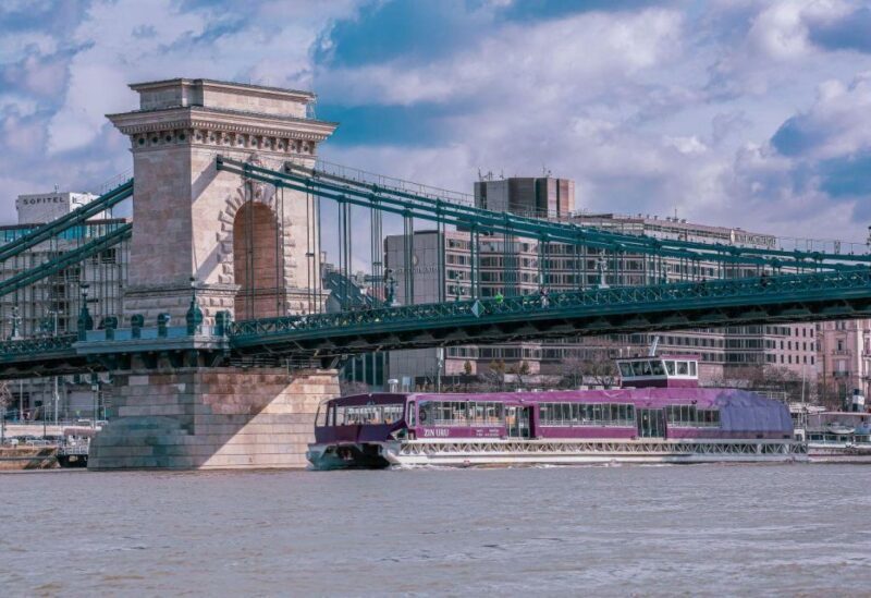 Budapest: Nighttime or Daytime Sightseeing Cruise - FAQs