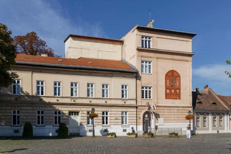 Budapest: Old Buda Walking Tour & Folk Music Performance - Who Would Benefit Most?