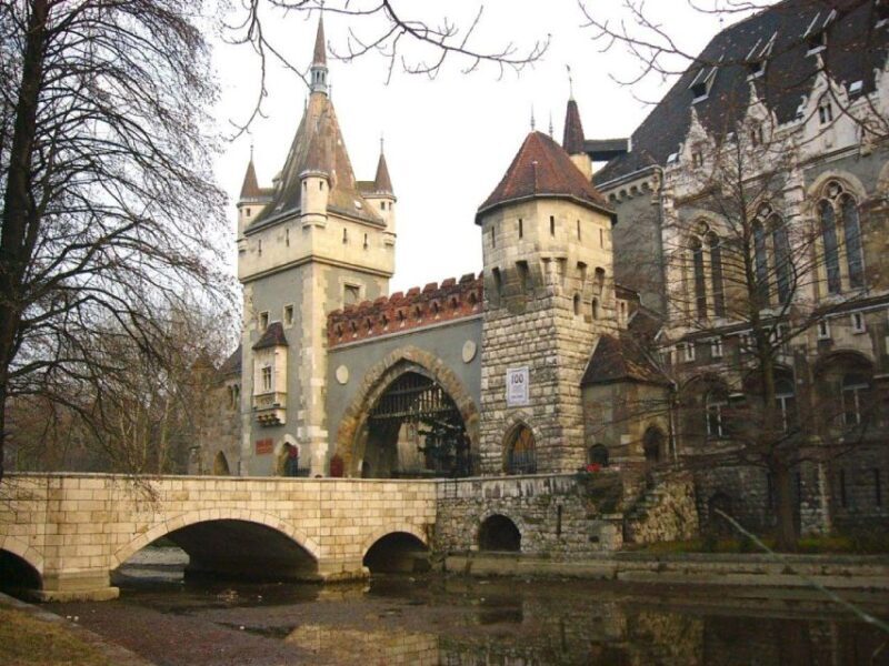 Budapest: Opera, Heroes' Square, City Park&Baths Highlights - Key Points