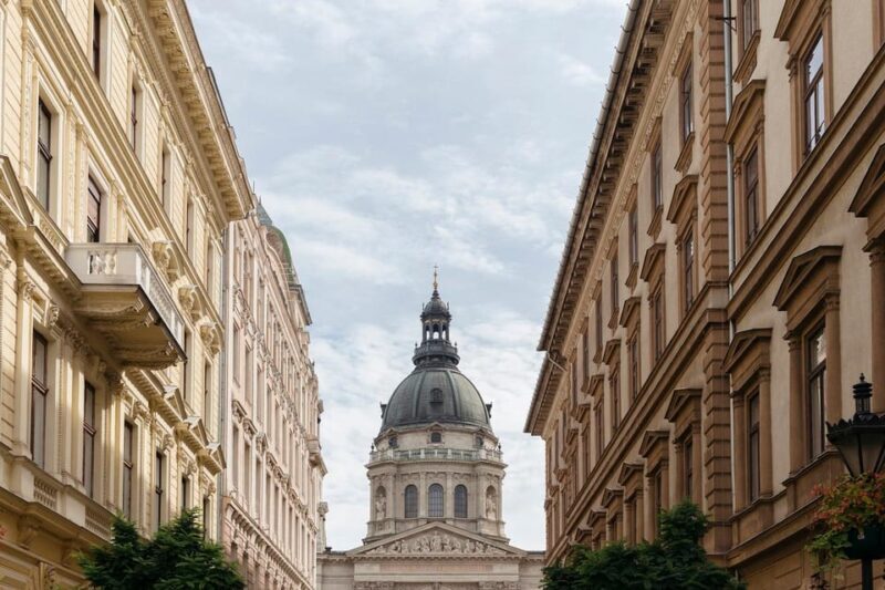 Budapest: Pest Side Walking Tour with Folk Music Performance - Folk Music and the Garden Finale