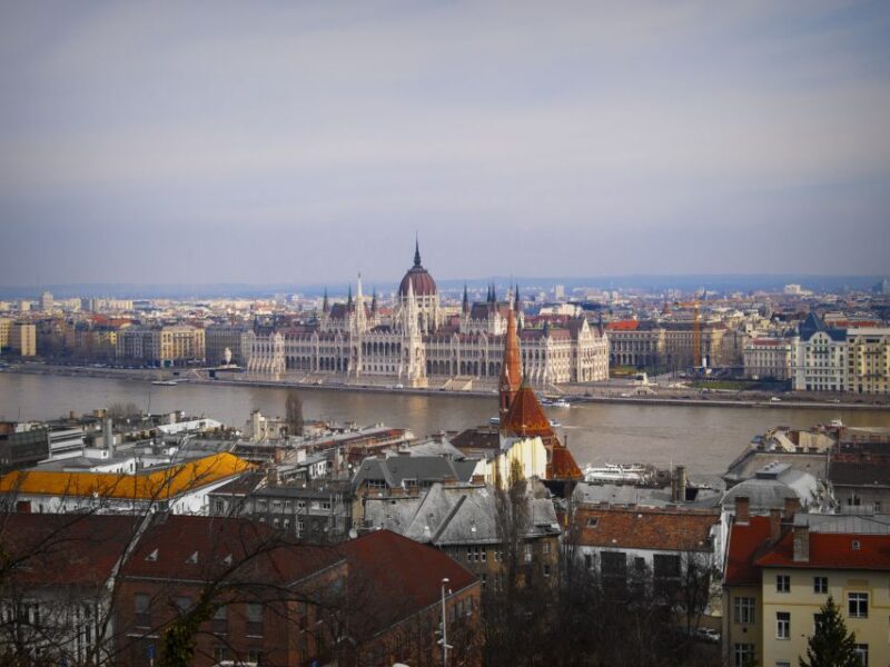 Budapest: Private 3-hour Guided City Tour by Bus - Who Should Consider This Tour?