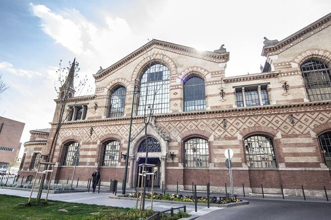 Budapest Private 4 Hour City Tour Experience with a car / van - Who Should Book This Tour?