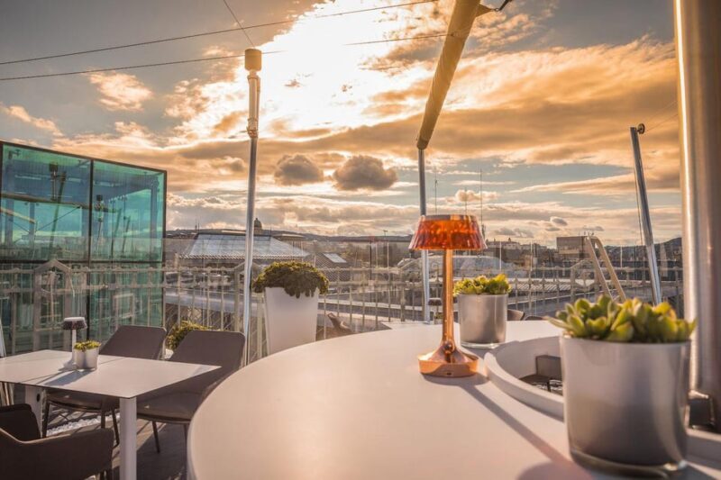 Budapest: Private City Tour with Rooftop Bar Visit - Key Points