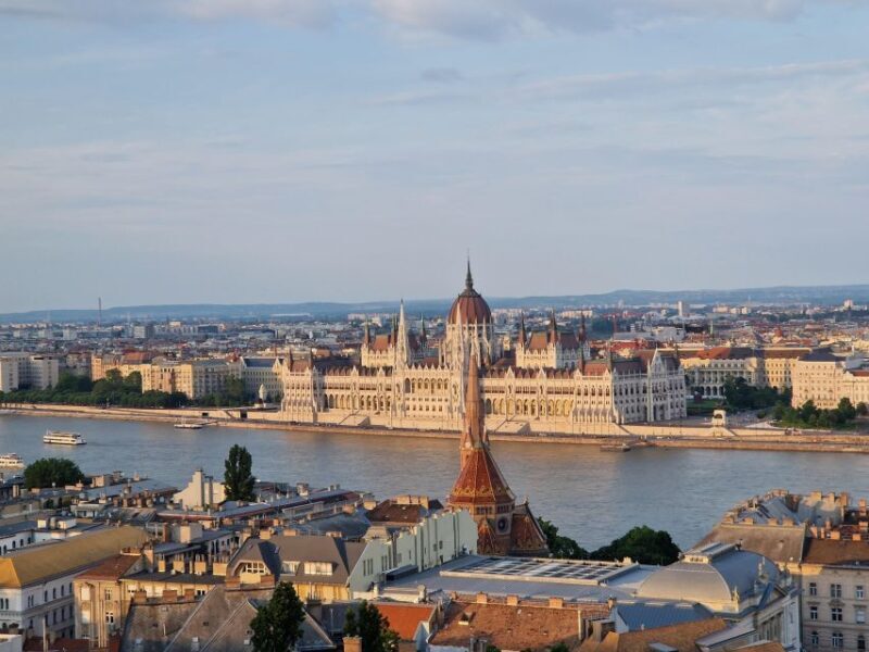 Budapest: private deluxe tour with a native, in Spanish - Frequently Asked Questions