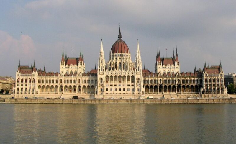 Budapest: Private Walking Tour of City with Spanish Guide - The Sum Up