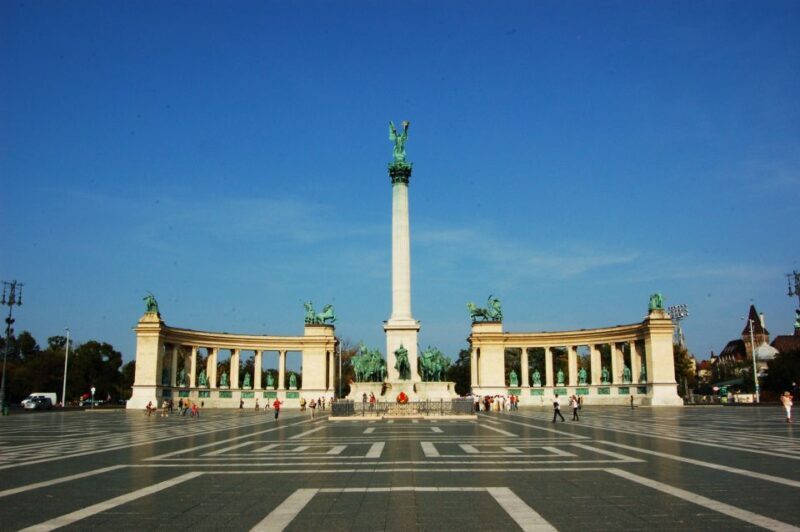 Budapest: Private Walking Tour of City with Spanish Guide - FAQ