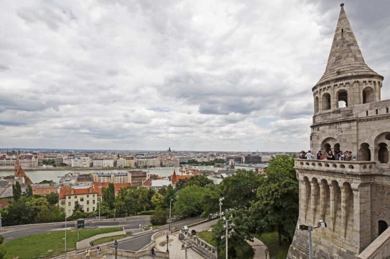 Budapest: Private Walking Tour of the Castle District - Key Points