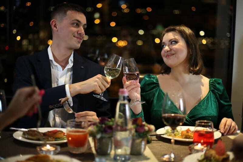 Budapest: Prosecco Dinner Cruise with Live Music - Key Points