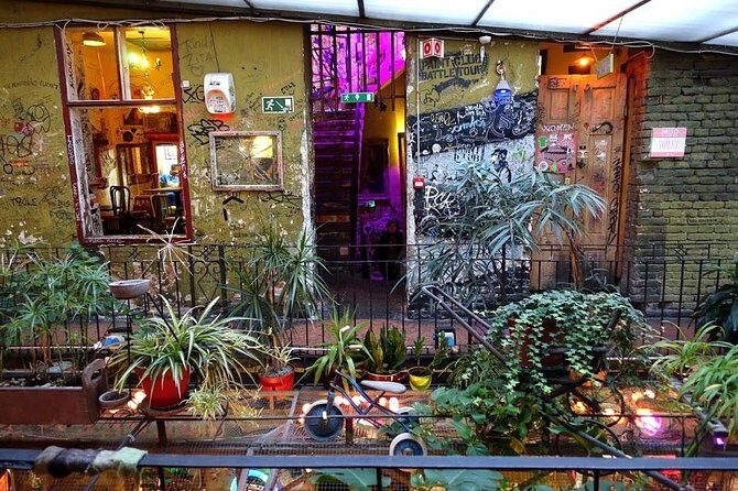 Budapest Ruin Bars Evening Walking Tour with Drinks & Street Food - The Value of Food and Drinks Included