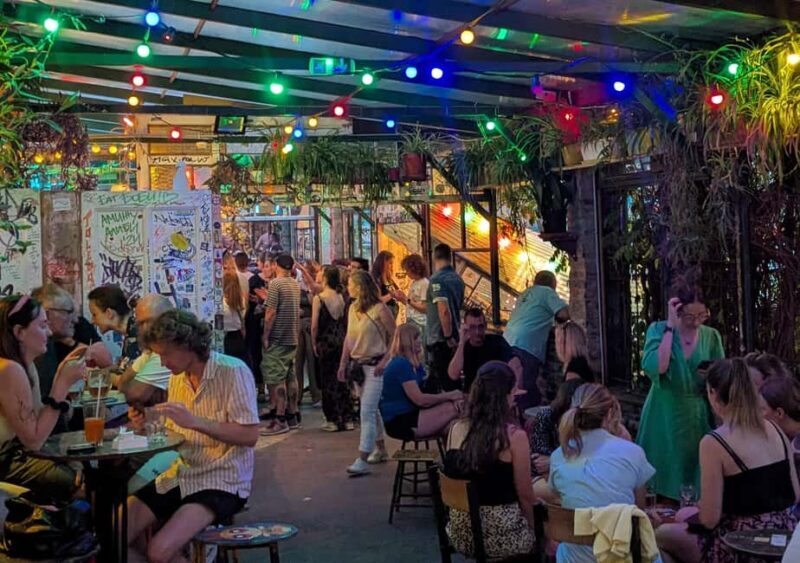 Budapest: Ruin Bars, Street Art, and Jewish Quarter Tour - Key Points
