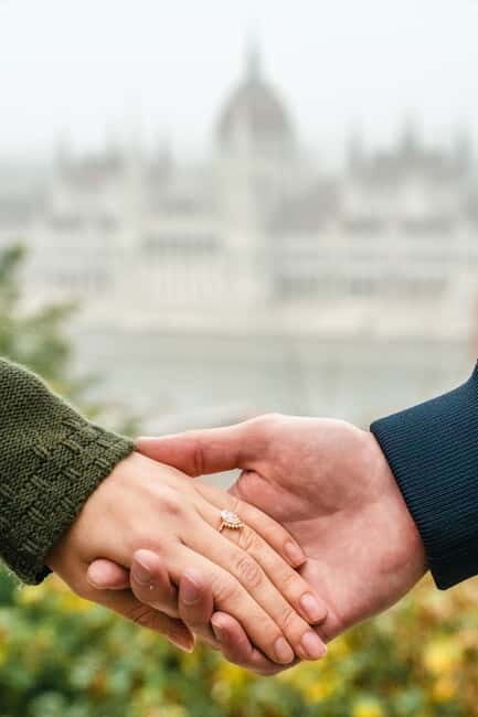 Budapest: Secret Proposal Photoshoot at Buda Castle - Key Points