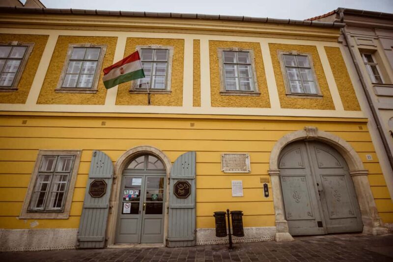 Budapest: Secrets of the Old Town of Buda Guided Walk - The Hidden Secrets and Natural Beauty