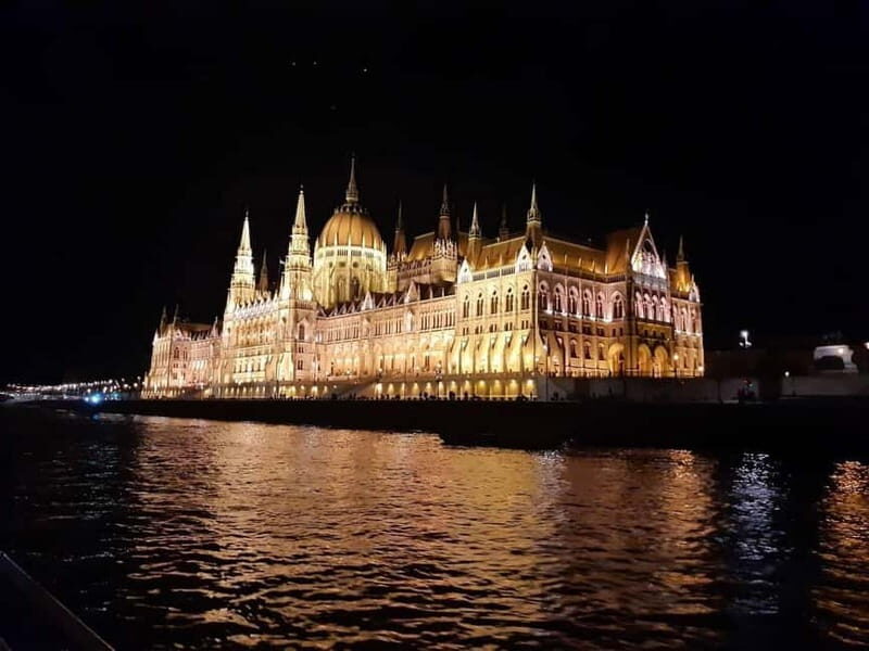 Budapest: Small Group Cruise on Private Boat w/ Live Guide - Key Points