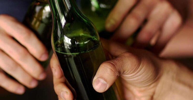 Budapest: Stag Party Boat with Beer and Wine - Key Points