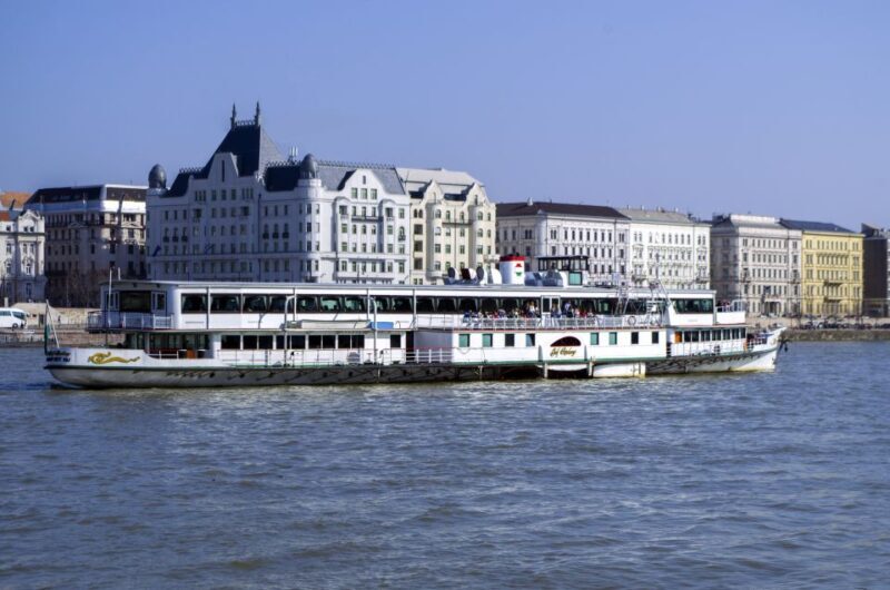 Budapest: Summer Brunch & Cruise with Prosecco or Cake - Who Should Consider This Experience?