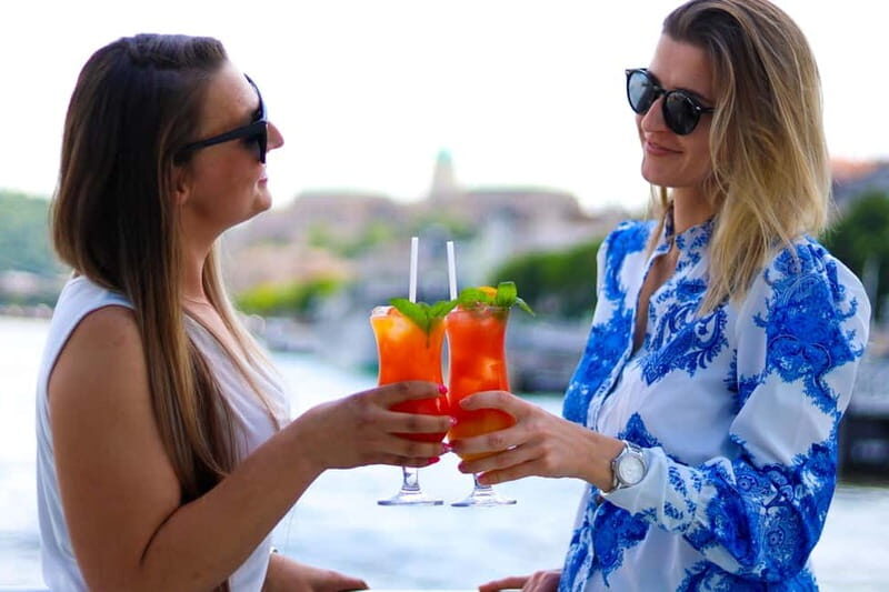 Budapest: Sunset Cruise with 2 Cocktails - What to Expect on the Sunset Cruise