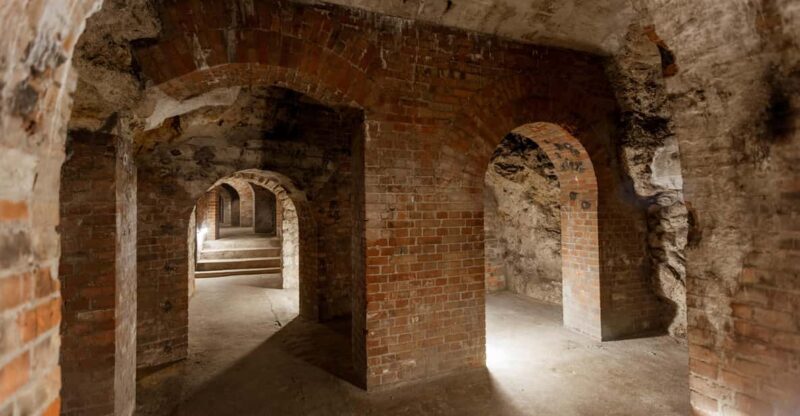 Budapest: The WWII Siege of Buda Castle & Bomb Shelter Tour - Key Points
