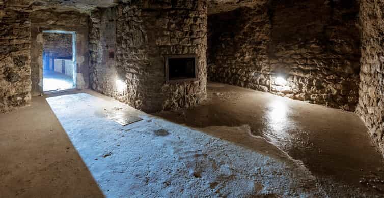 Budapest: The WWII Siege of Buda Castle & Bomb Shelter Tour - What the Tour Entails