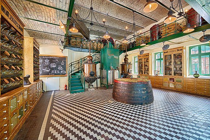 Budapest Tuk Tuk Tour with House of the Unicum Distillery Visit - Why Choose the Budapest Tuk Tuk Tour?