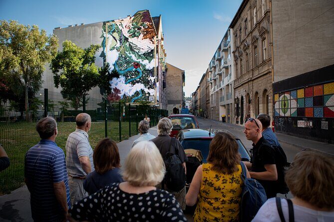 Budapest Urban Art - Private Street Art Tour with a Drink in a Ruin Bar - Food, Drink, and the Quirky Ruin Bar