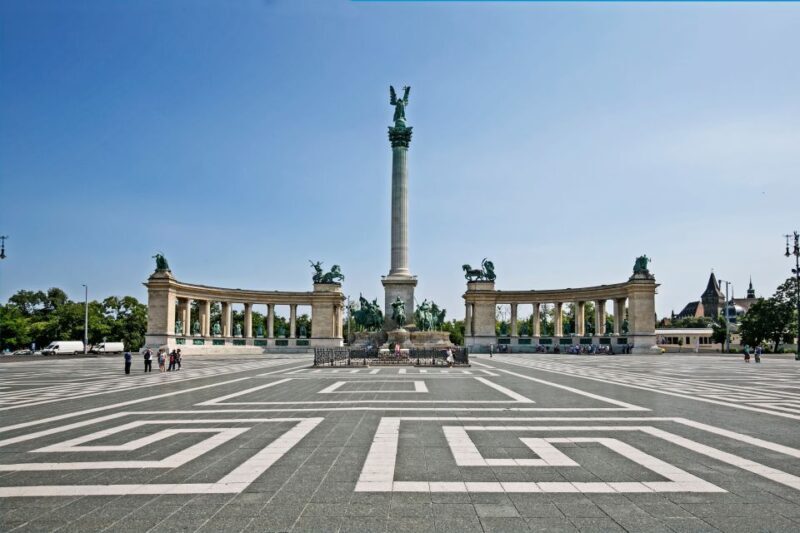 Budapest Winter Bike Tour with Coffee Stop - A Detailed Look at the Budapest Winter Bike Tour