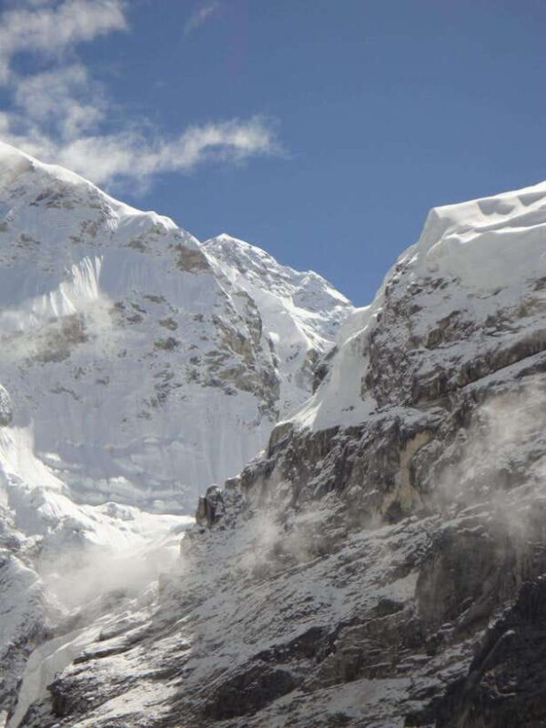 Budget : 12 Days Everest Base Camp Trek from Kathmandu - The Experience of Trekking with Dream Noble Adventure