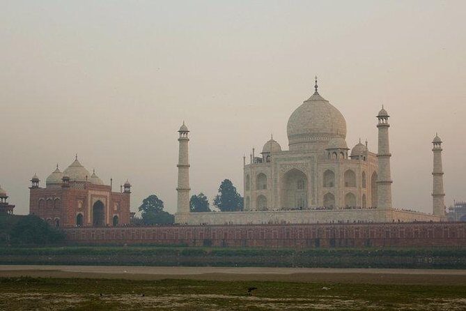 Budget Delhi Agra Khajuraho Tour - Key Points