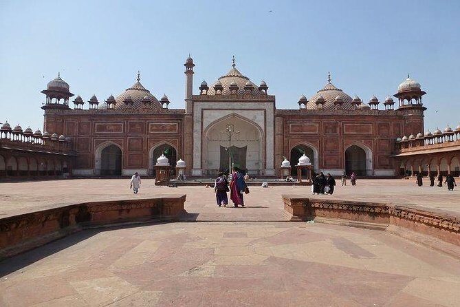 Budget Taj Mahal Day Tour with Cultural Insight - Analyzing the Value