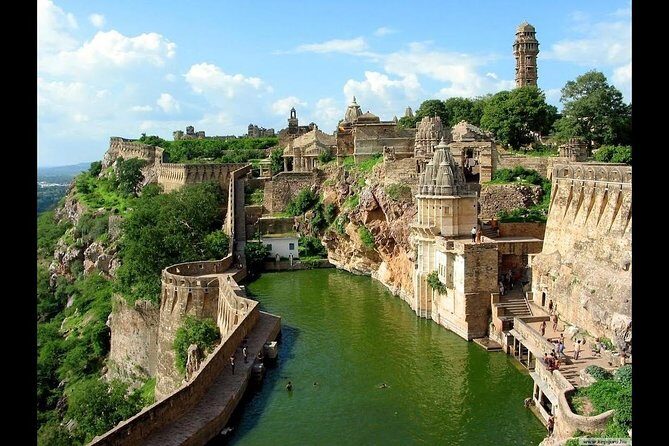 Budget Transfer from Jaipur to Udaipur with Chittorgarh visit - Flexibility and Customer Experience