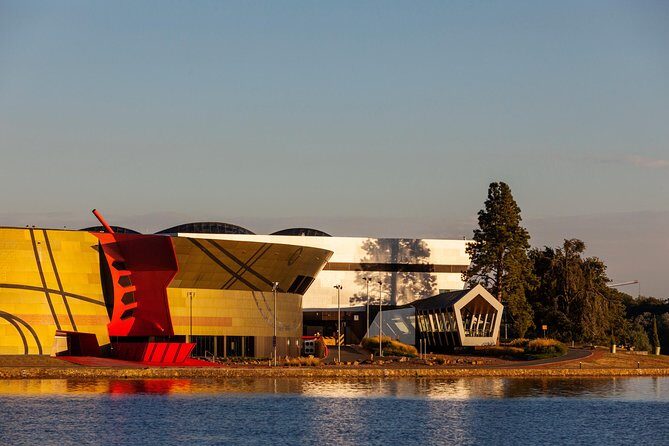 Building + Architecture Tour | 10am Daily - A Closer Look at the Building + Architecture Tour