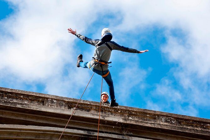 Bungee jumping over the Gállego River - The Setting: Impressive Natural Scenery