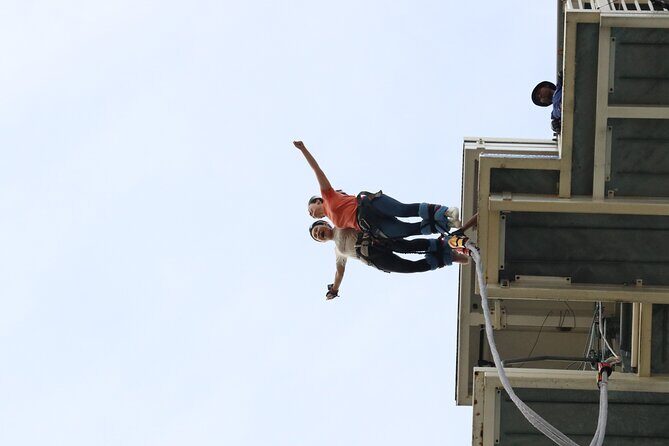 Bungy Tandem - What to Expect from Your Tandem Bungy Jump in Singapore