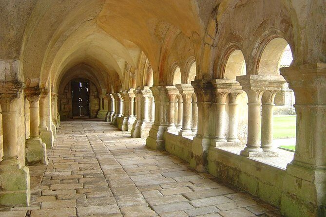 BURGUNDY: VEZELAY & FONTENAY ABBEY - Private day trip from Paris by Train - Key Points