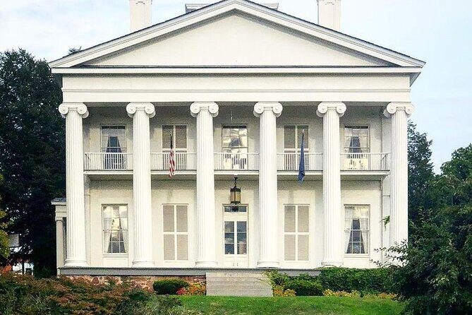 Burlington's Famous Ghosts Smartphone Guided Walking Tour - Iconic Sites and Haunted Landmarks