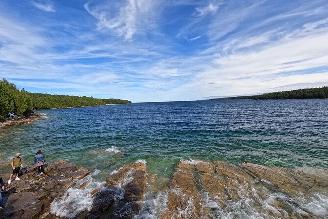Bus to Grotto - Tobermory Flowerpot Island Cruise Bruce Peninsula - Key Points