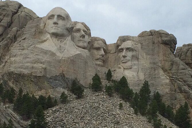 Bus Tour of Mount Rushmore and the Black Hills - Exploring the Scenic Sites and Landmarks