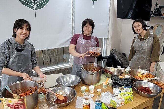 Busan Kkakdugi(Korean radish Kimchi) class with various options - Introduction to the Busan Kkakdugi Kimchi Class