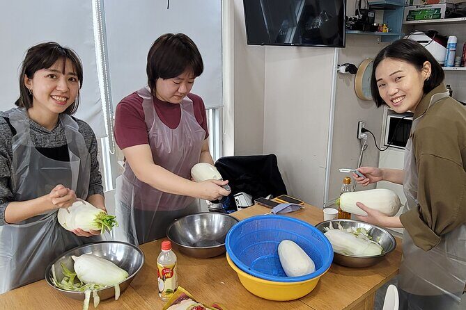 Busan Kkakdugi(Korean radish Kimchi) class with various options - How to Get the Most Out of Your Experience