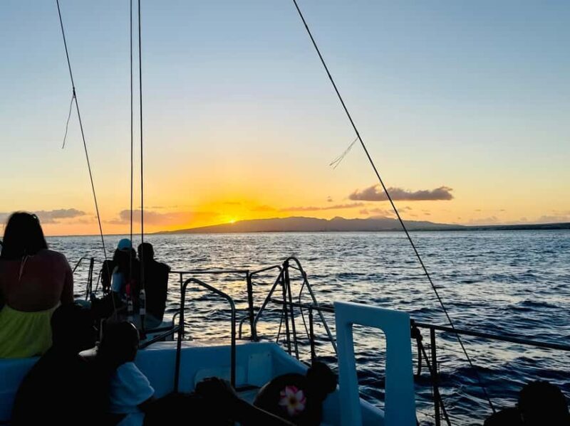 BYOB Weekend Sightseeing Sail towards Diamond Head - Exploring Hawaii’s Coastline with a View