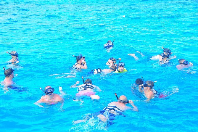 Cabo Catamaran Cruise Arch, Snorkeling, Open Bar & Snacks - FAQ