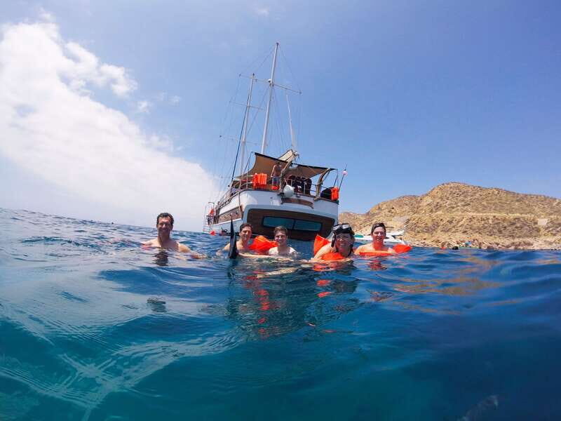 Cabo: Luxury Yacht Snorkel Cruise with Lunch and Open Bar - An Enthusiastic Introduction to the Experience