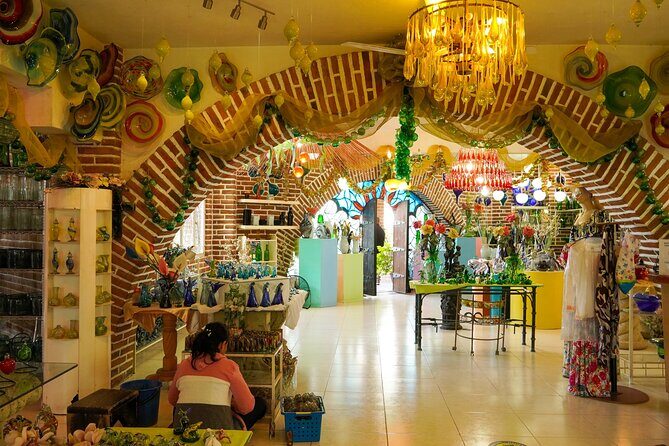 Cabo San Lucas Arch Cruise and Shopping Tour - FAQ
