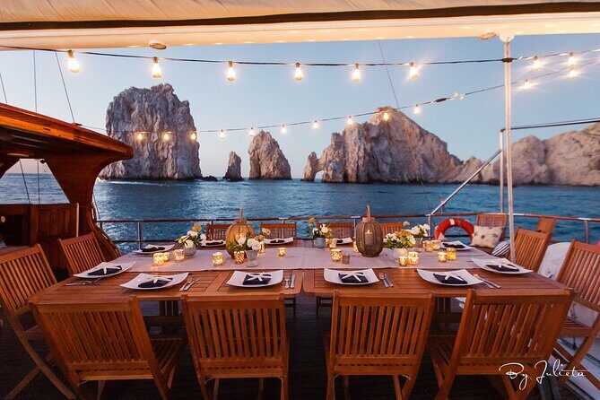Cabo San Lucas Luxury Sailing Yacht and Dinner with a Chef - Key Points